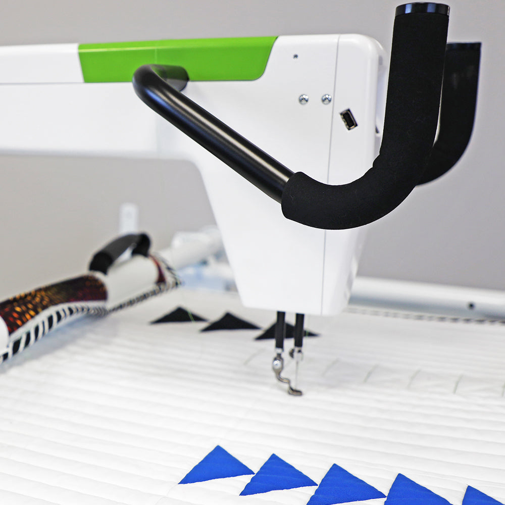 HQ Moxie with Little Foot frame – Quilting Mayhem